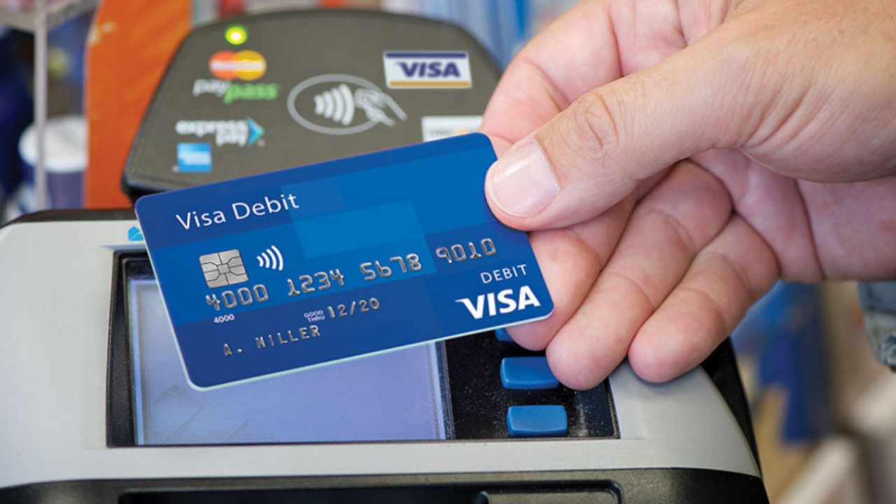 Phân biệt Credit Card và Debit Card để tránh nhầm lẫn khi mở